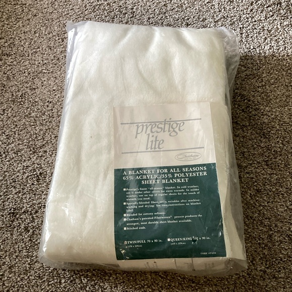 prestige lite | Bedding | New Prestige Lite White Blanket Twinfull ...